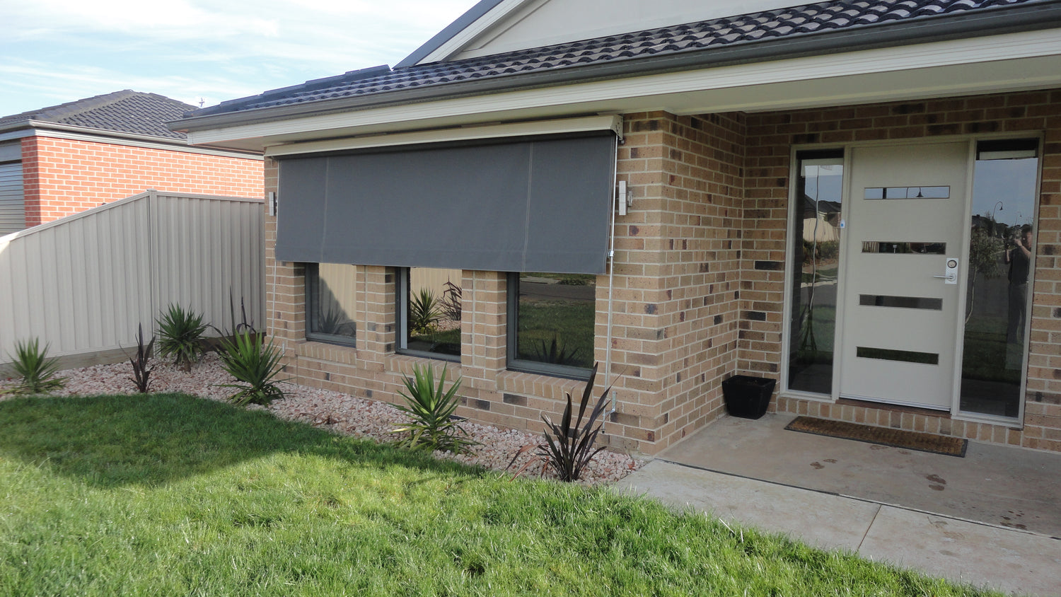 Fixed Guide Awnings – Bartlett Manufacturing